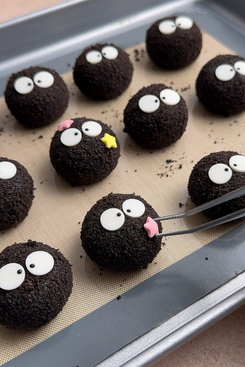 2-Ingredient Soot Sprite Truffles (Studio Ghibli & Spirited Away ...